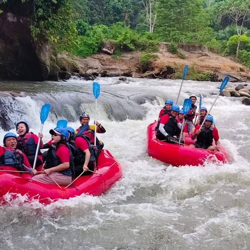 Pengurus Paguyuban Sinarmas Sumut Melakukan Arum Jeram di Sungai Bah ...