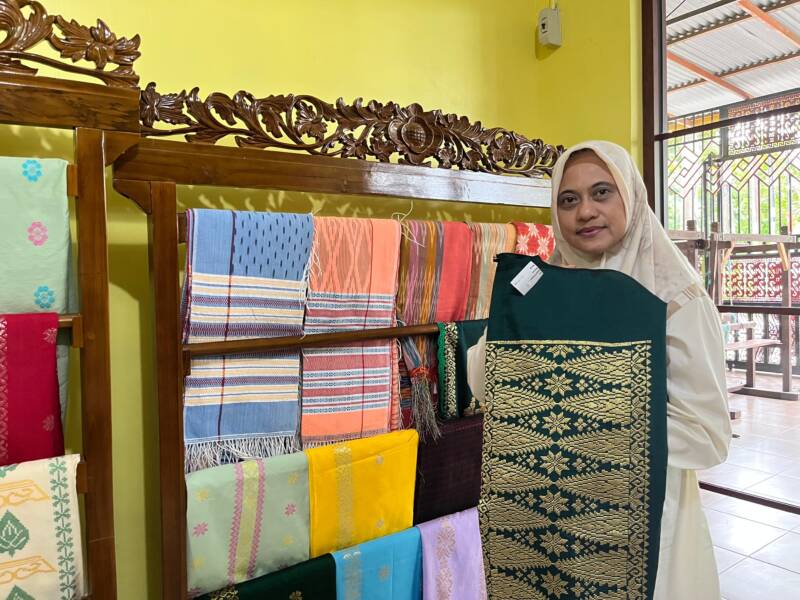 Bertumbuh Bersama Pertamina Patra Niaga Sumbagut, Reihani Tenun Batik ...